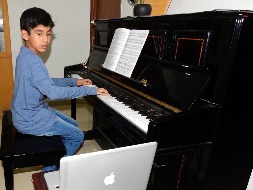 Online Piano and Keyboard Classes In India | MusicLesson.In